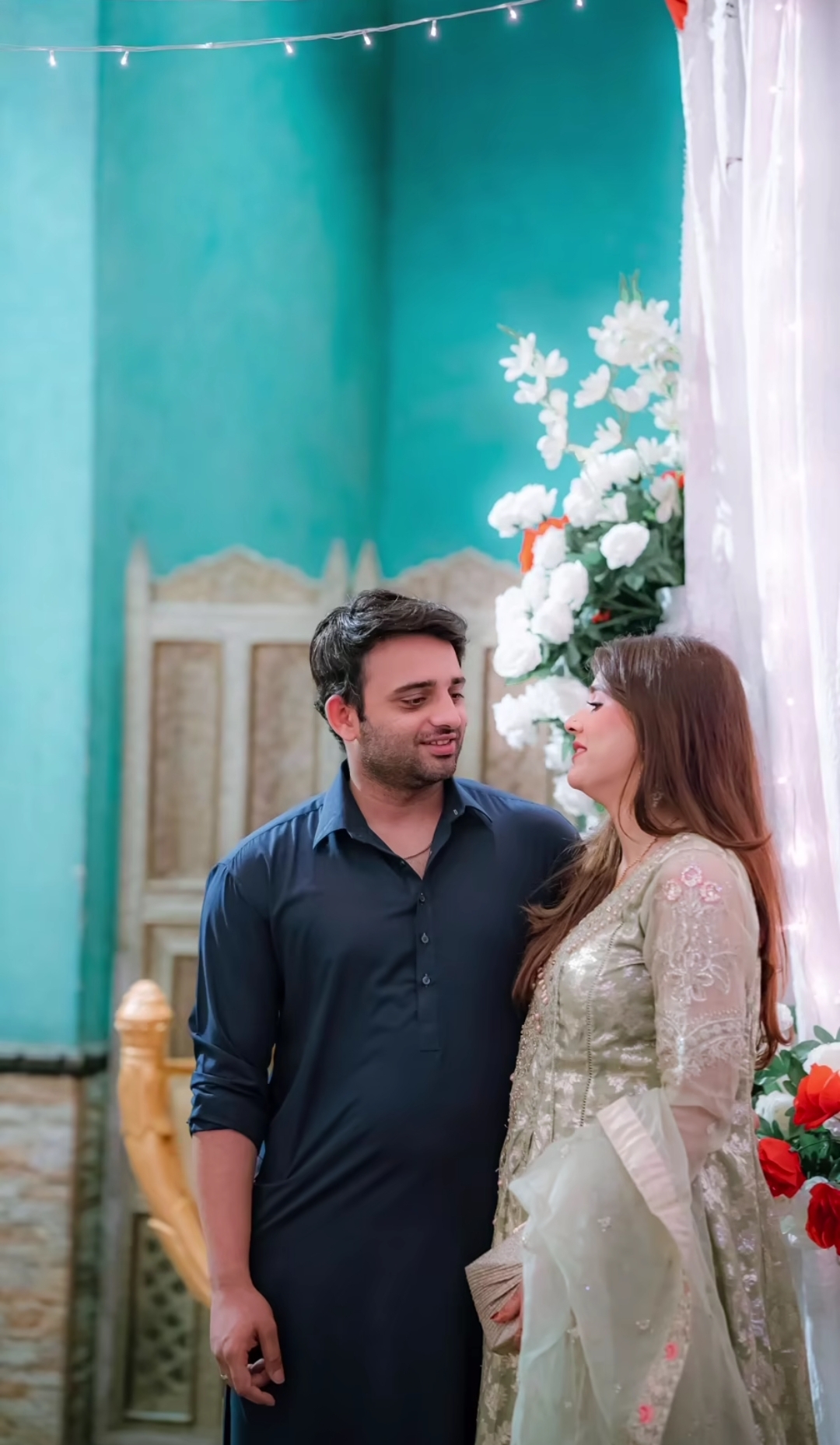 Kiran Ashfaque Shares Beautiful Pictures With Her Husband | Reviewit.pk