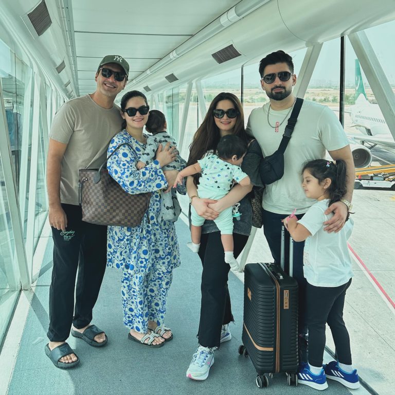 Muneeb Butt Shares Beautiful Family Pictures From Beach Day Out | Reviewit.pk