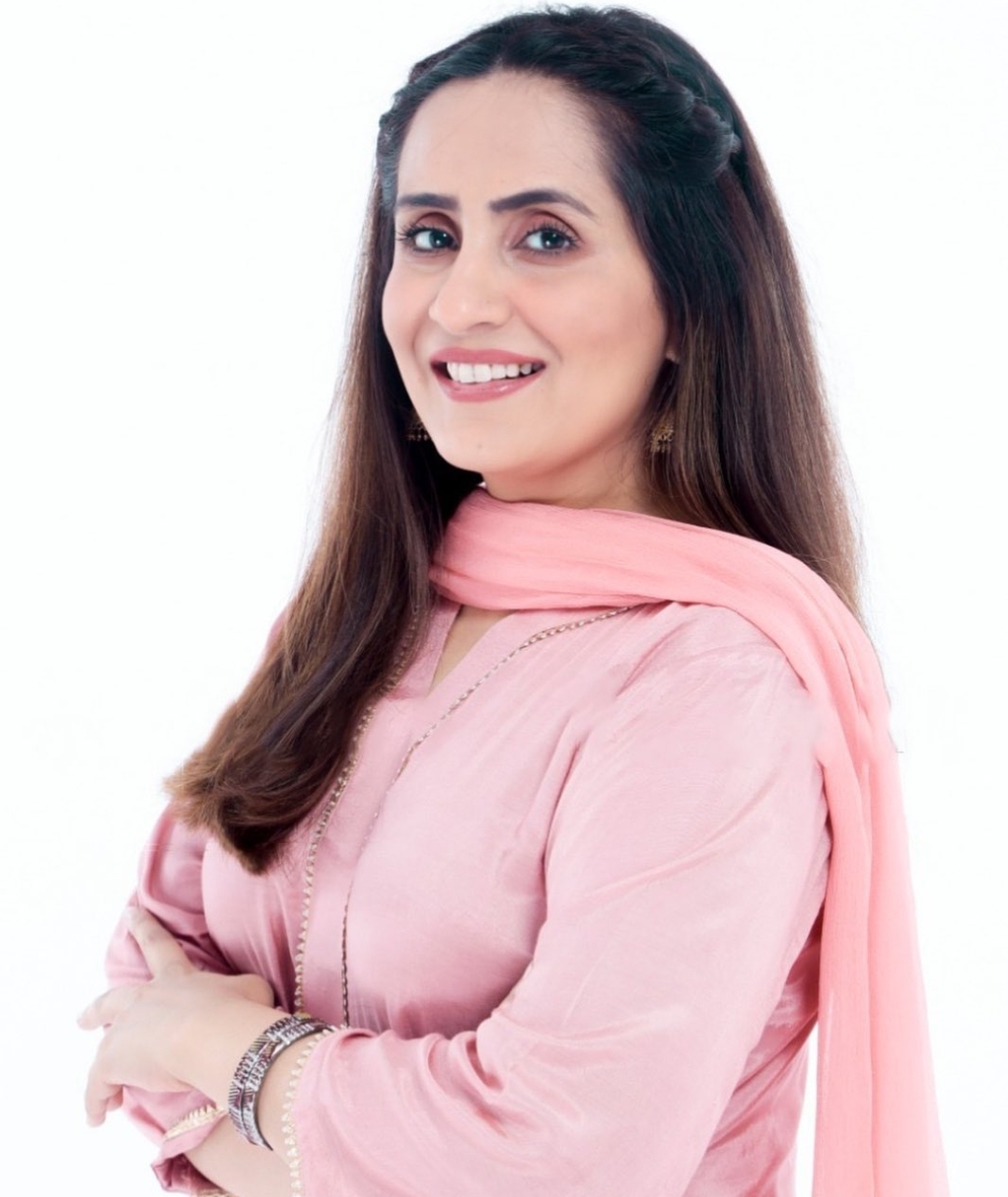 Sabreen Hisbani Gears Up for TV Comeback - Details | Reviewit.pk