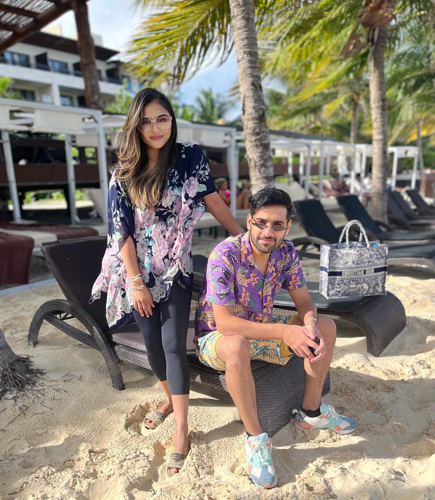 Zaid Ali T Celebrates 29th Birthday With Family | Reviewit.pk