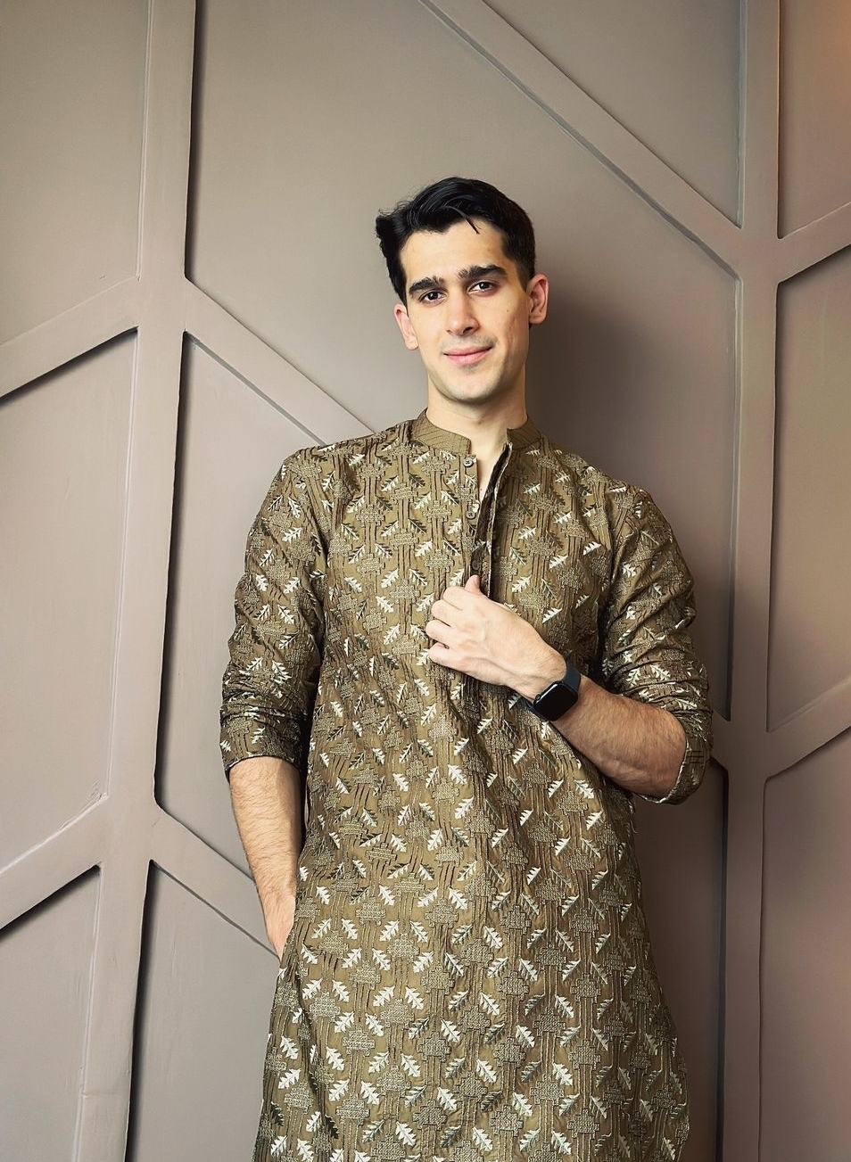 Moeez from Jafaa Zarrar Khan Details & Pictures | Reviewit.pk