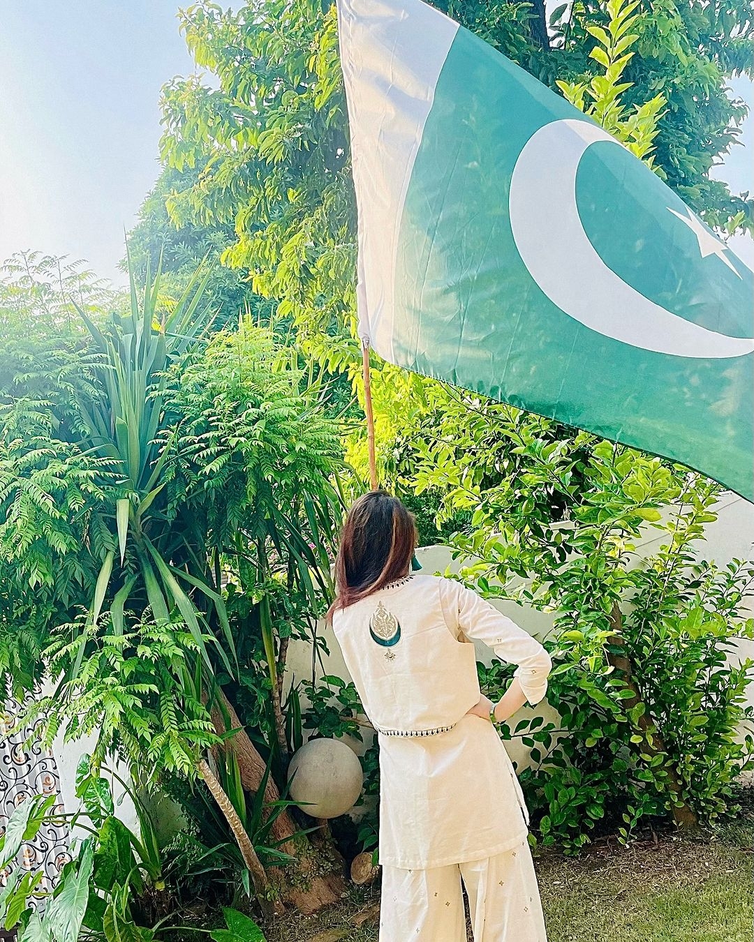 Anam Goher Celebrated Her Birthday on 14th August | Reviewit.pk