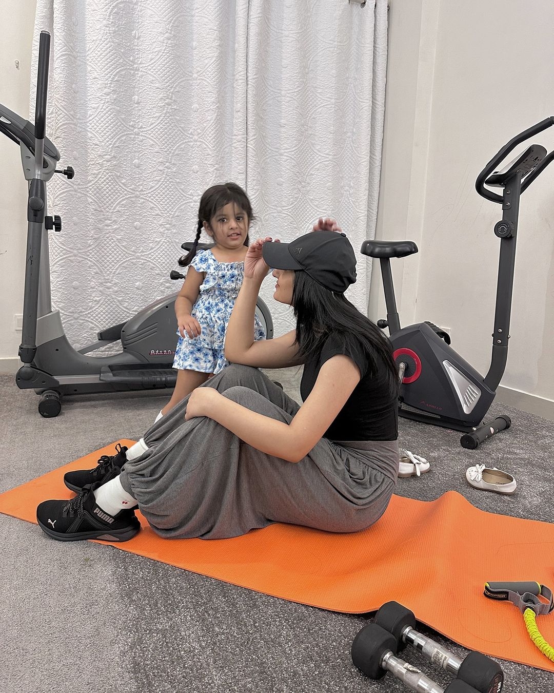 Sarah Khan & Falak Shabir's Cute Family Pictures & Instagram Reel ...