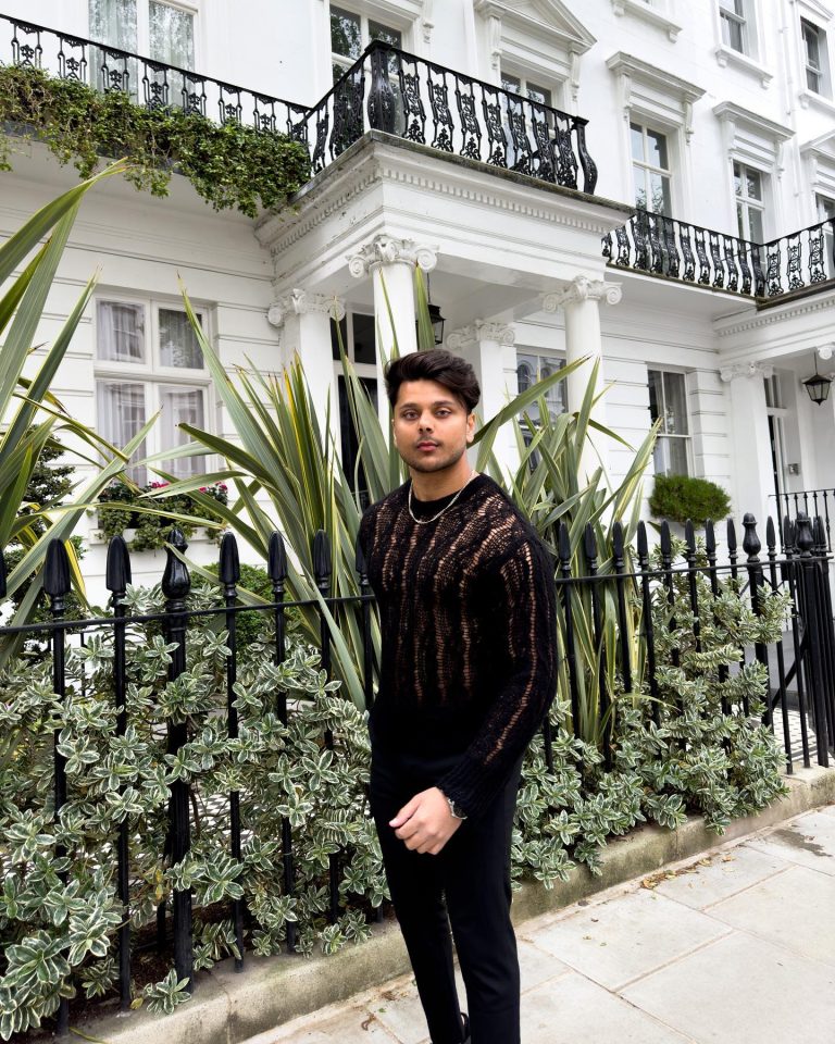 Abubakr Shak Shares What Surprised Him About Pakistan | Reviewit.pk