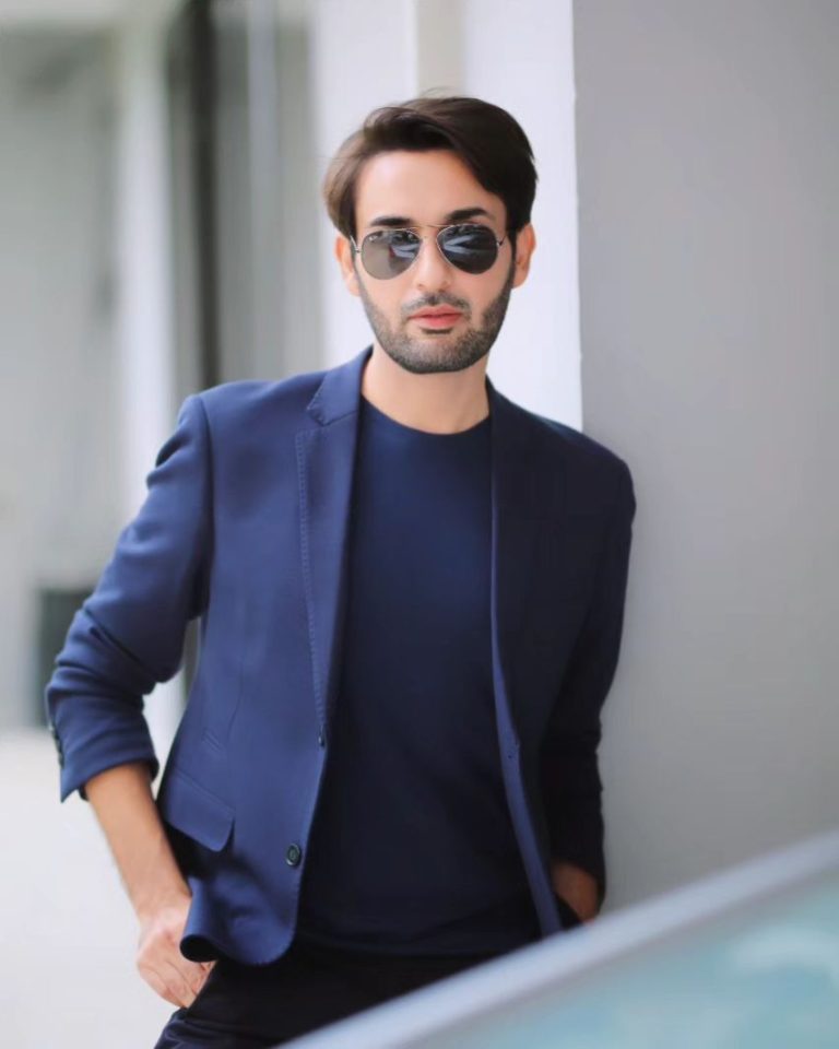 Affan Waheed Defends Actors Being Targeted For Age | Reviewit.pk