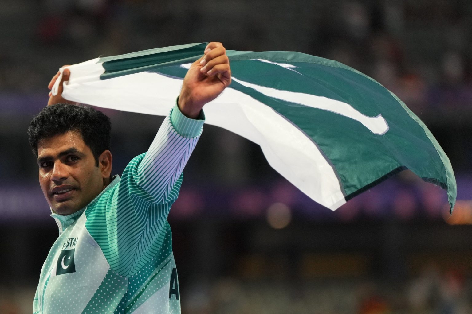 Arshad Nadeem Shares Why He Left Cricket | Reviewit.pk