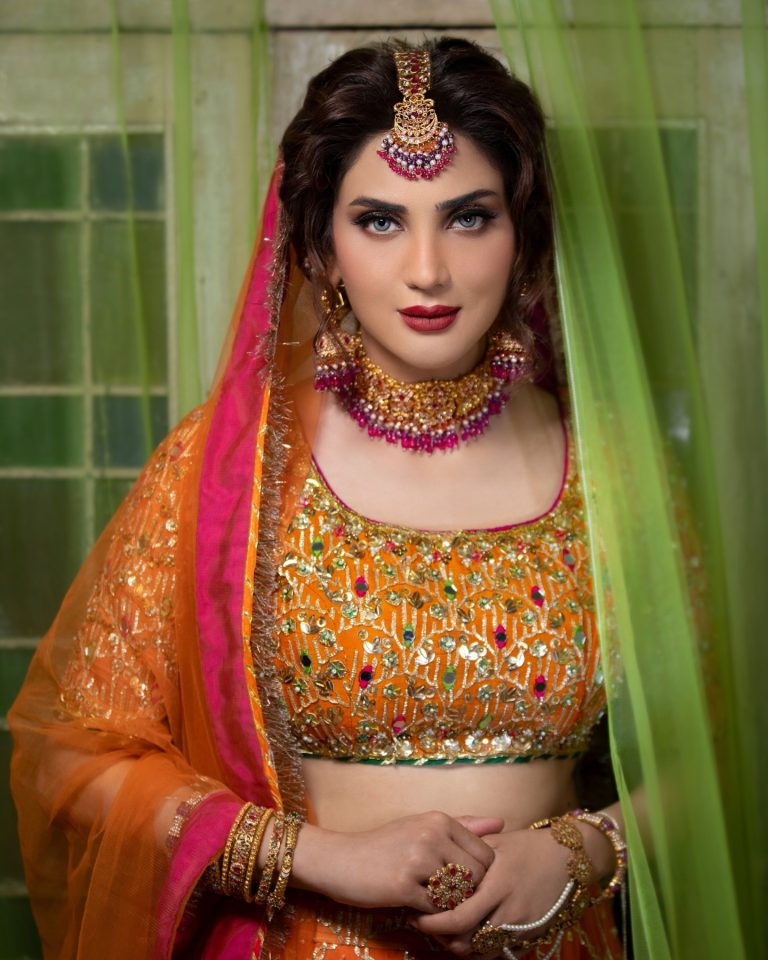 Fiza Ali's Dance Video Makes Public Question Her Values | Reviewit.pk