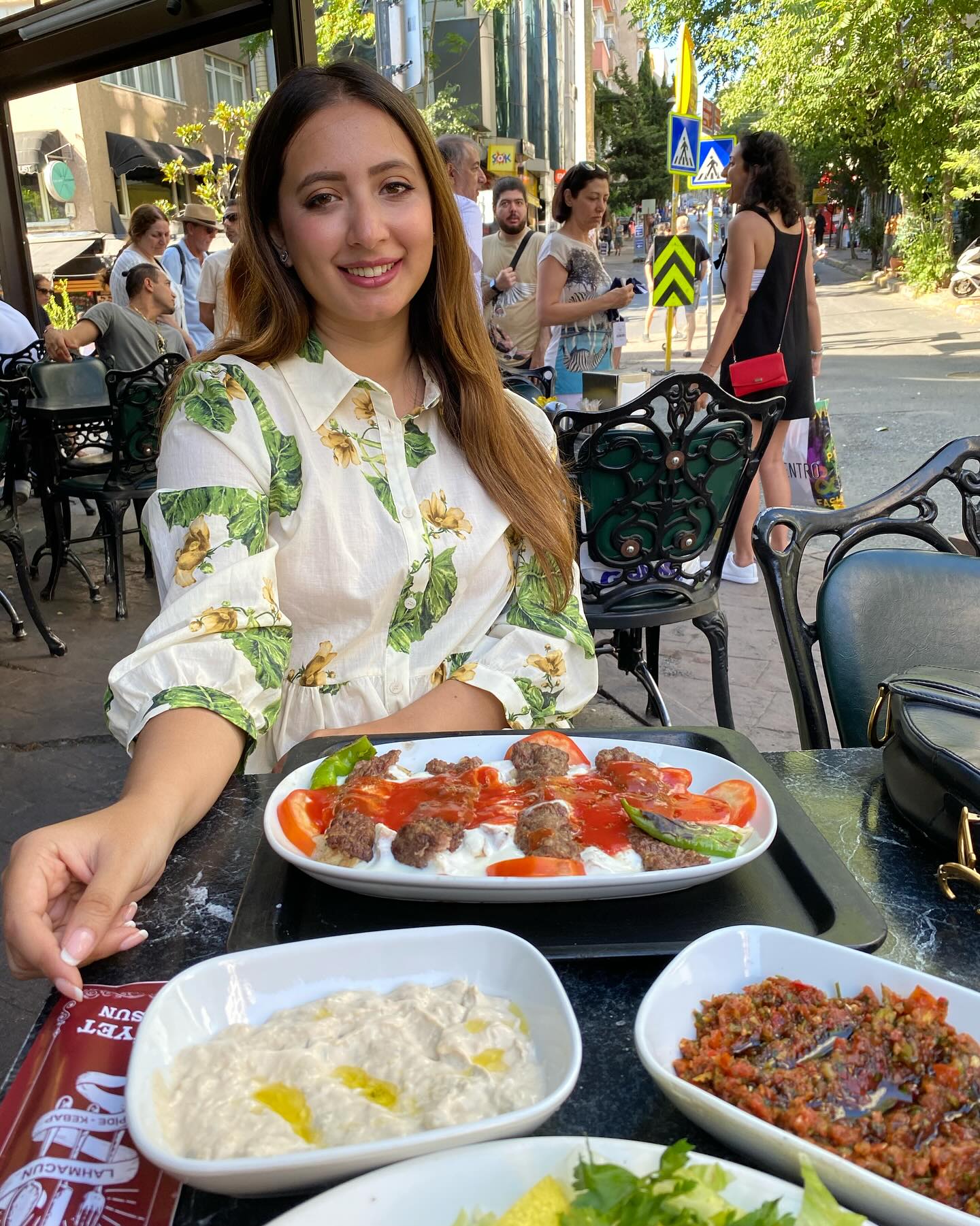 Public Surprised By Komal Aziz Khan's Self-Obsessed Statements In ...