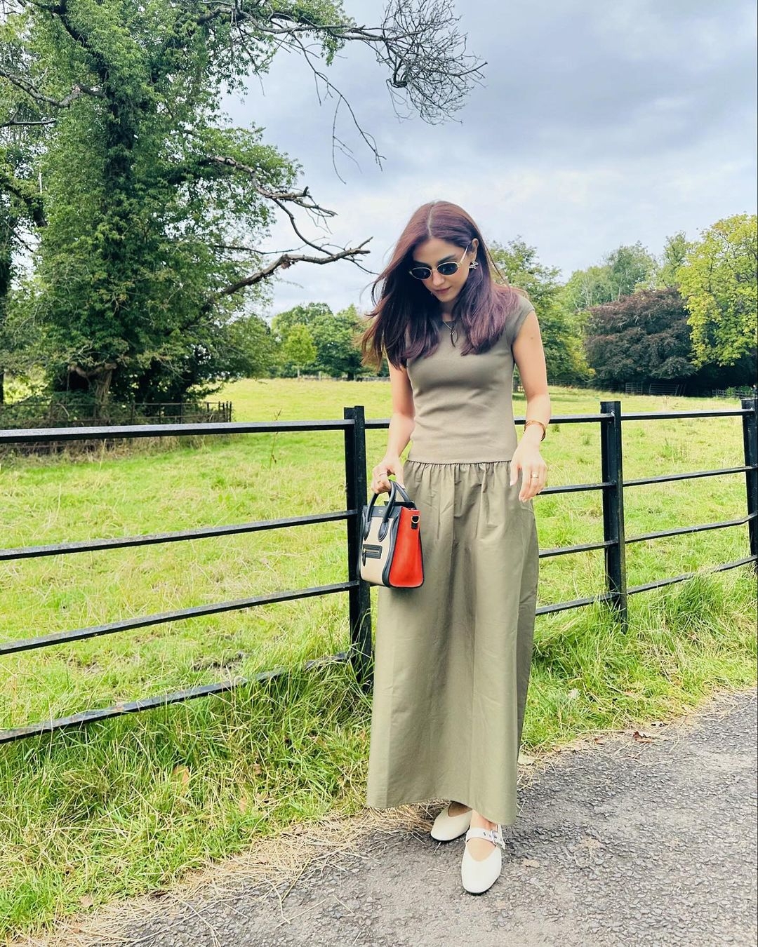 Maya Ali's Stunning Clicks With Her Family from UK | Reviewit.pk