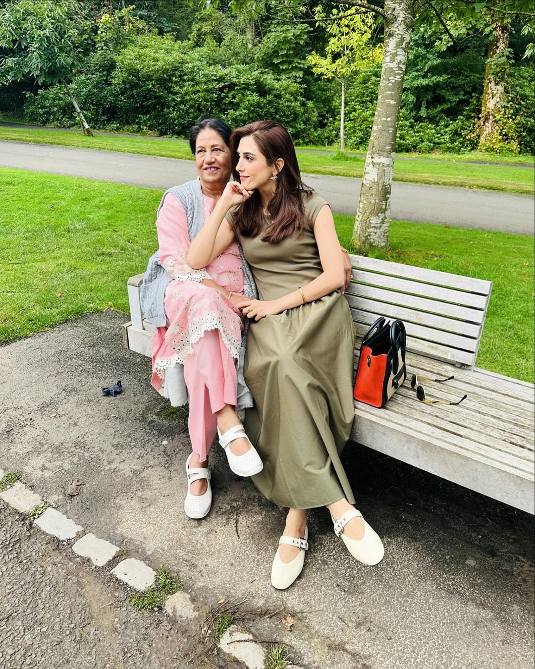 Maya Ali's Stunning Clicks With Her Family from UK | Reviewit.pk