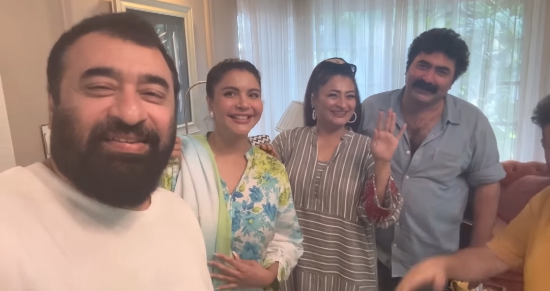 Inside Nida Yasir & Yasir Nawaz's Family Lunch | Reviewit.pk