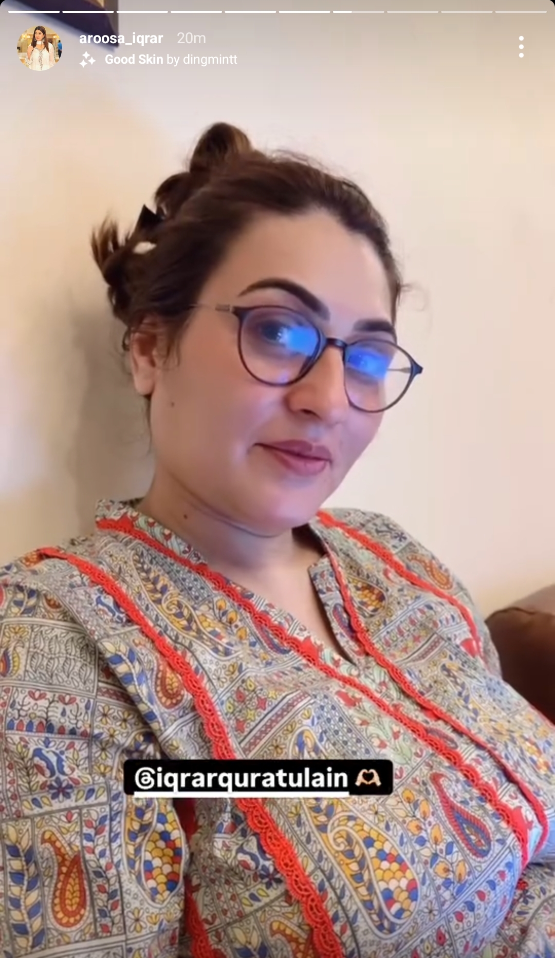 Aroosa Iqrar Shows Love and Respect for Qurat Ul Ain Iqrar | Reviewit.pk