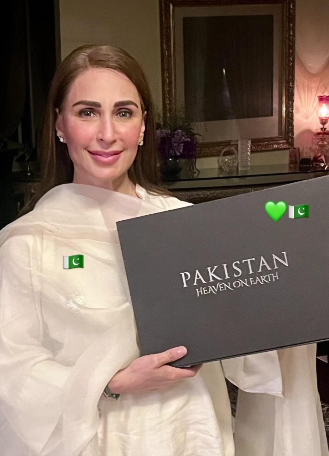 Reema Khan's Adorable New Family Pictures from Recent Events | Reviewit.pk