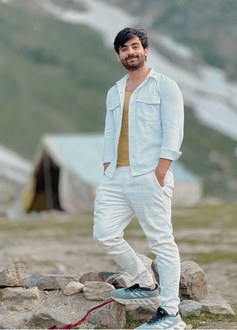 Umer Butt Taunts Jannat Mirza After Her Statement Regarding Calling Off Engagement | Reviewit.pk