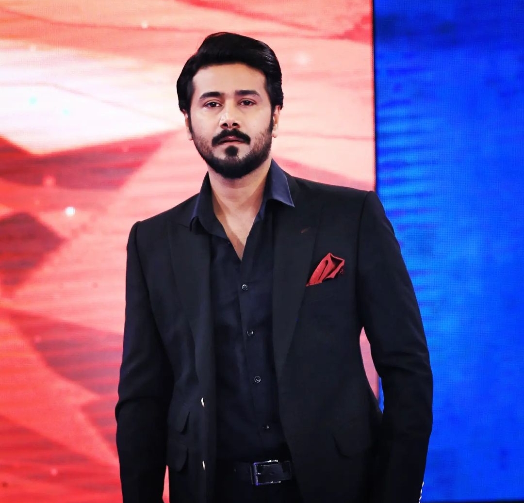 Ali Abbas Reveals Why He Can't Work with Father Waseem Abbas | Reviewit.pk