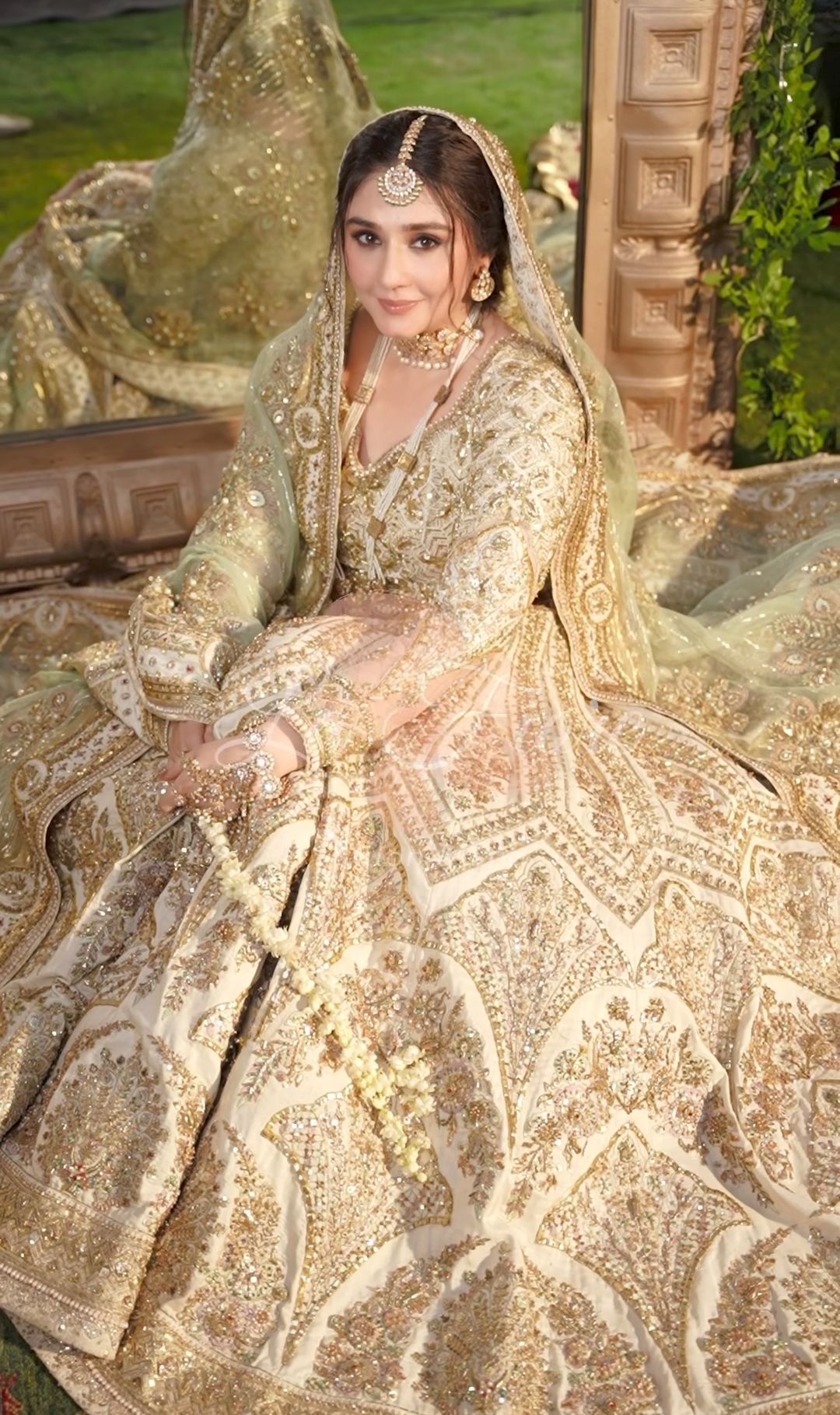 Durefishan Saleem Radiates Elegance in Stunning Bridal Video Shoot ...