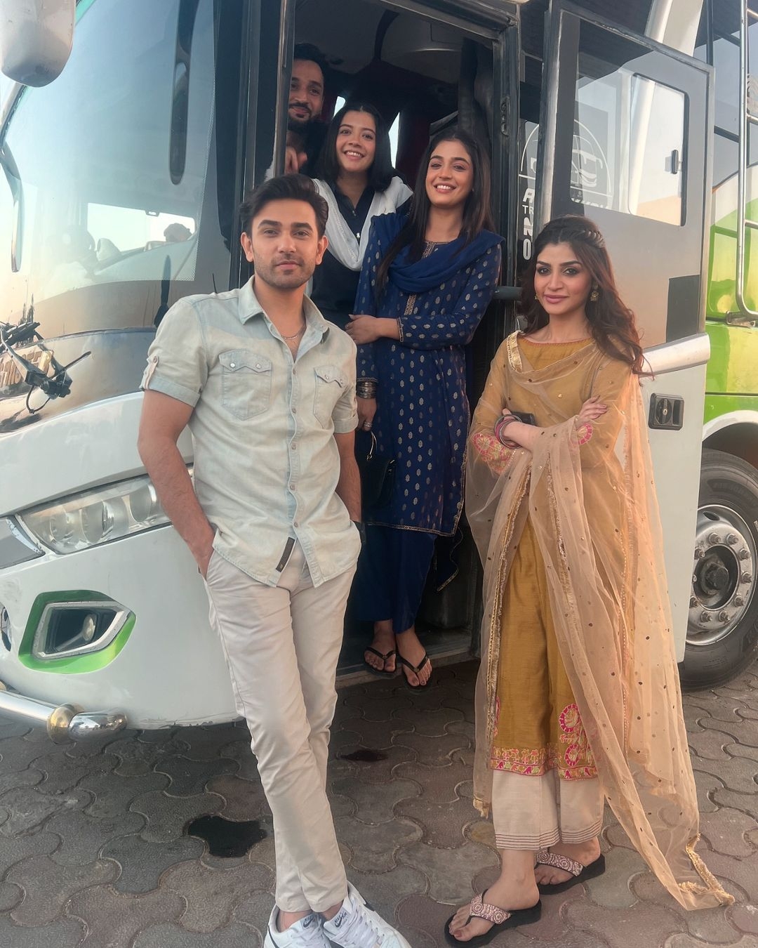 Drama Serial Kaffara BTS Pictures | Reviewit.pk
