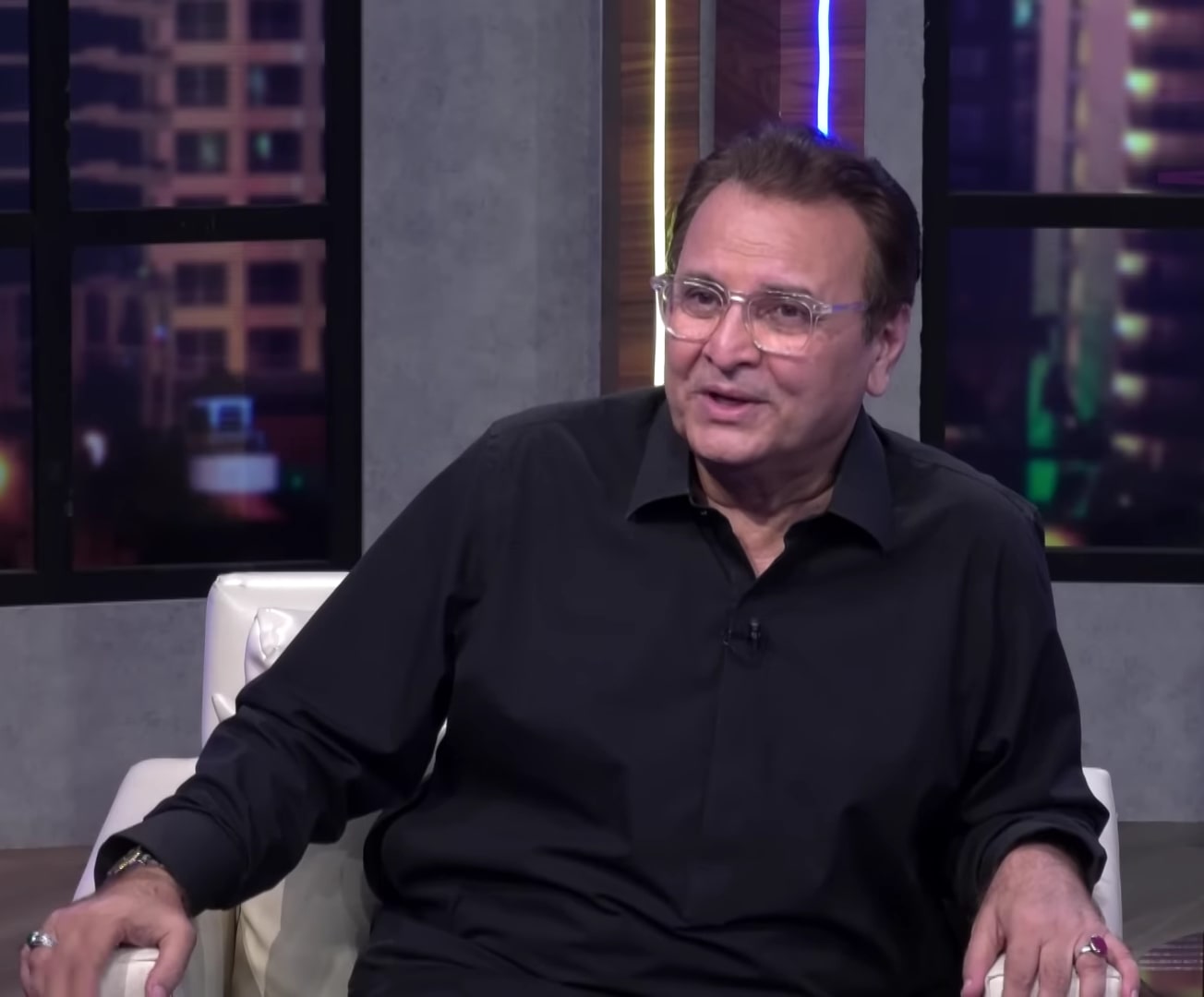 Behroze Sabzwari Pays Beautiful Tribute to Qavi Khan | Reviewit.pk