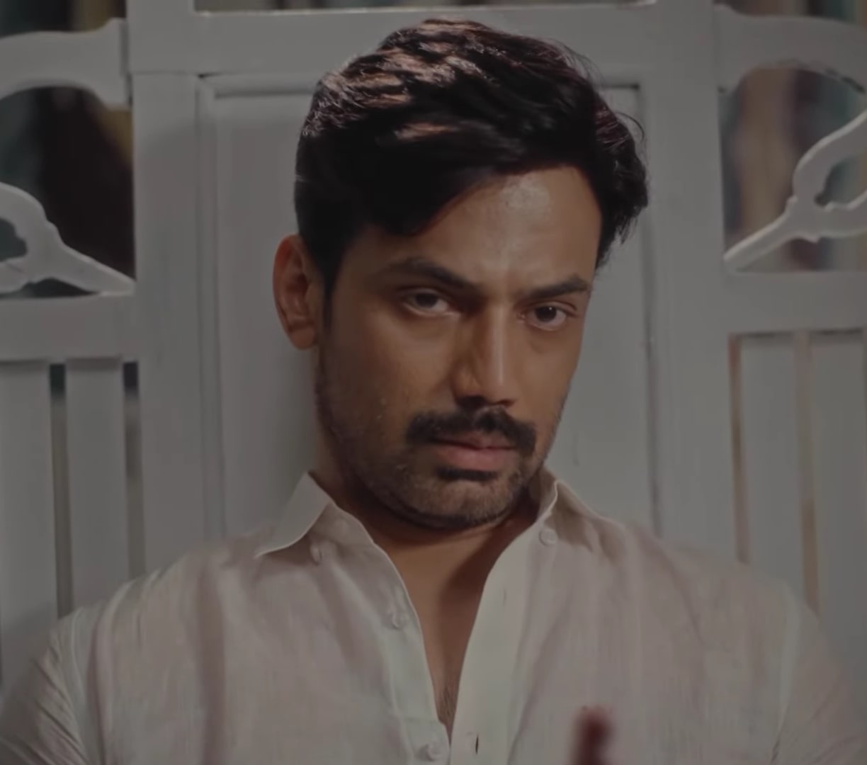 Gentleman Episode 26 - Munna Iqbal & Faris Surprising Climax | Reviewit.pk