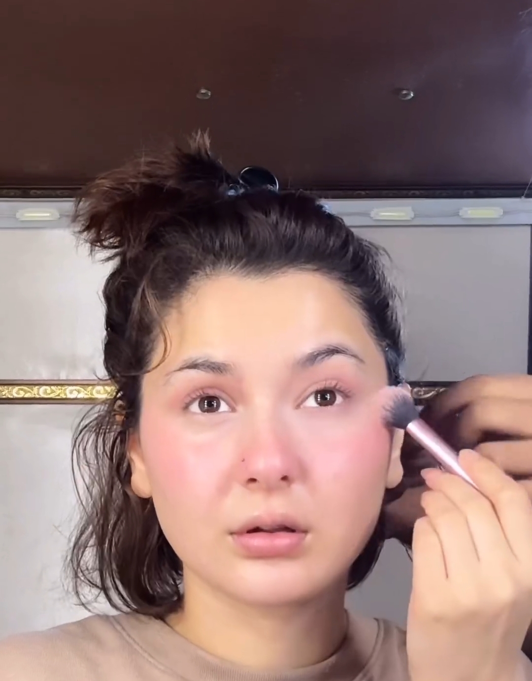 Hania Aamir Shares Video of Sharjeena's Make Over for Kabhi Main Kabhi ...