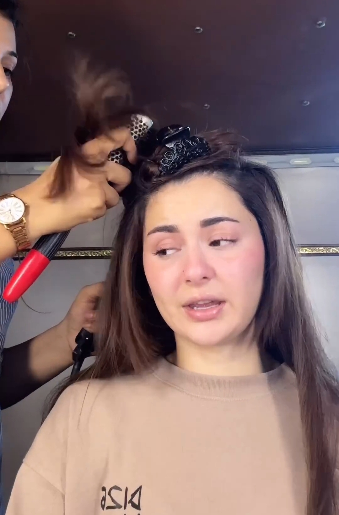 Hania Aamir Shares Video of Sharjeena's Make Over for Kabhi Main Kabhi ...