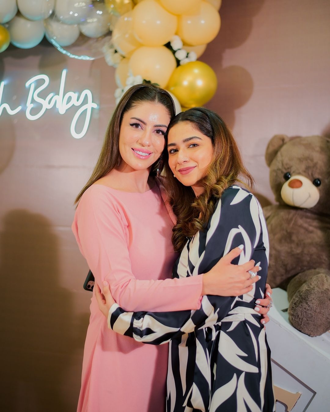 Arsalan Faisal & Nisha Talat's Baby Shower HD Clicks & Video | Reviewit.pk
