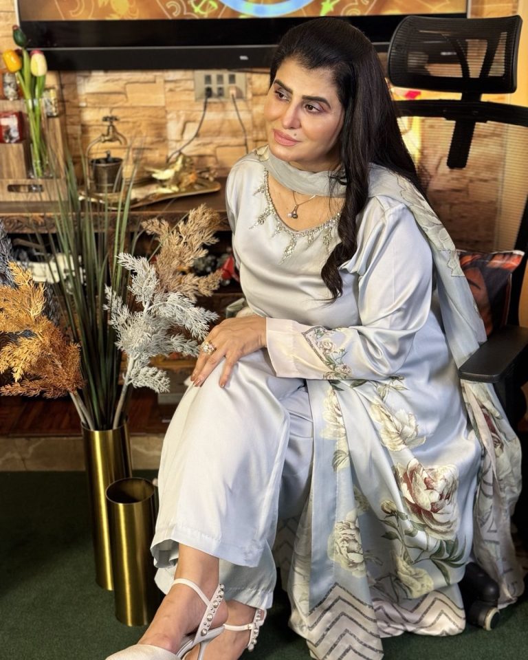 Why Samiah Khan Did Not Know Her Own Marriages Will Fail | Reviewit.pk