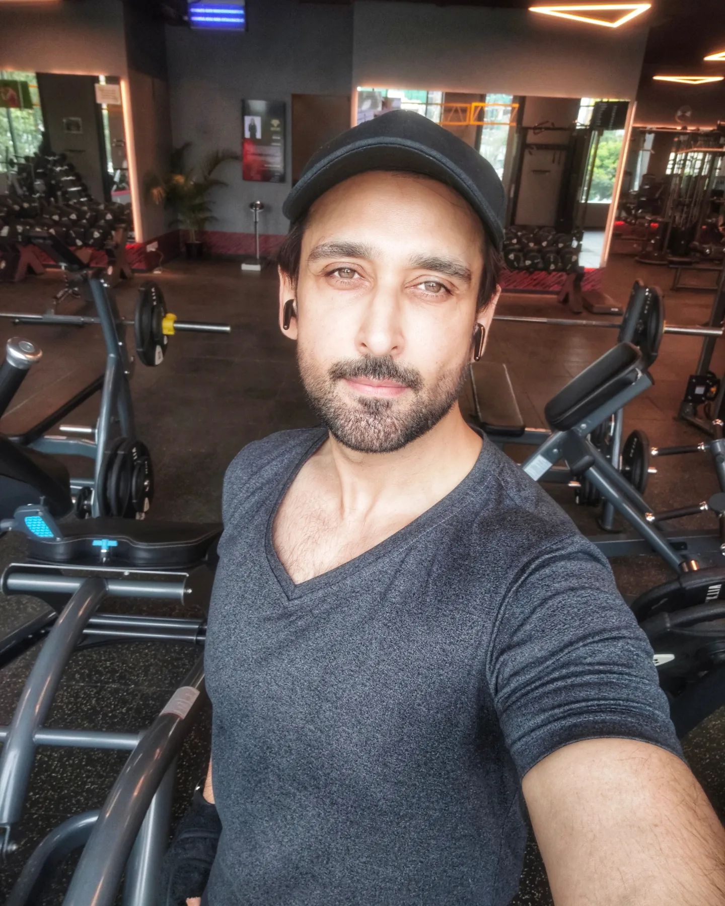 Duniyapur - Cast, Schedule & Timings | Reviewit.pk