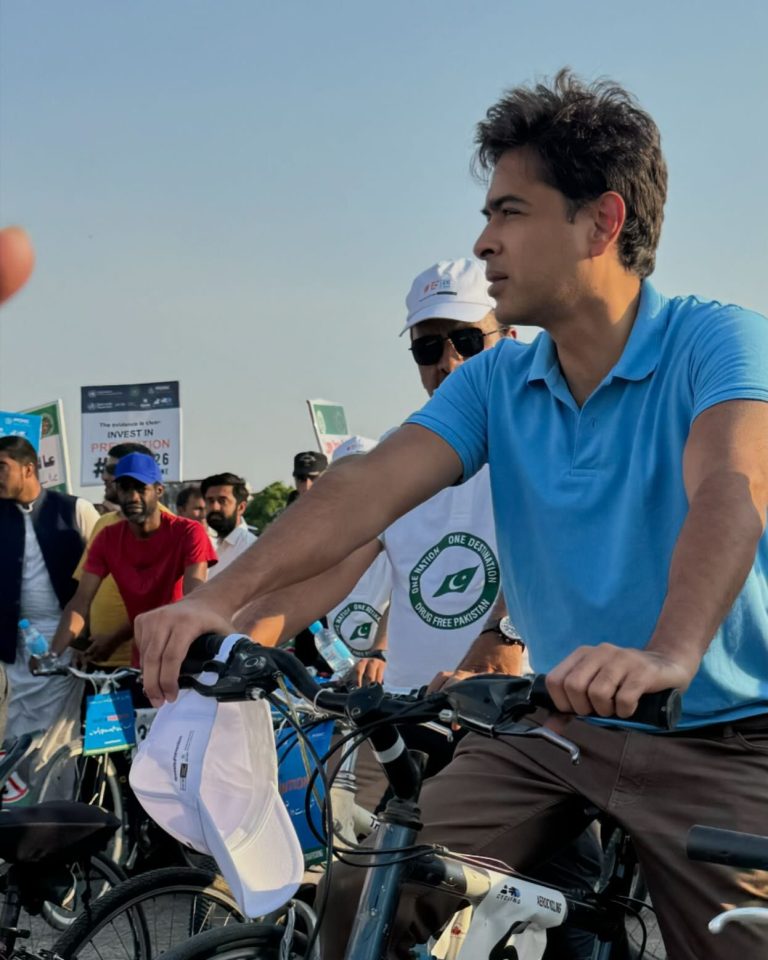 Shehzad Roy & His Students Emotional Appeal To The Nation Moves Public ...