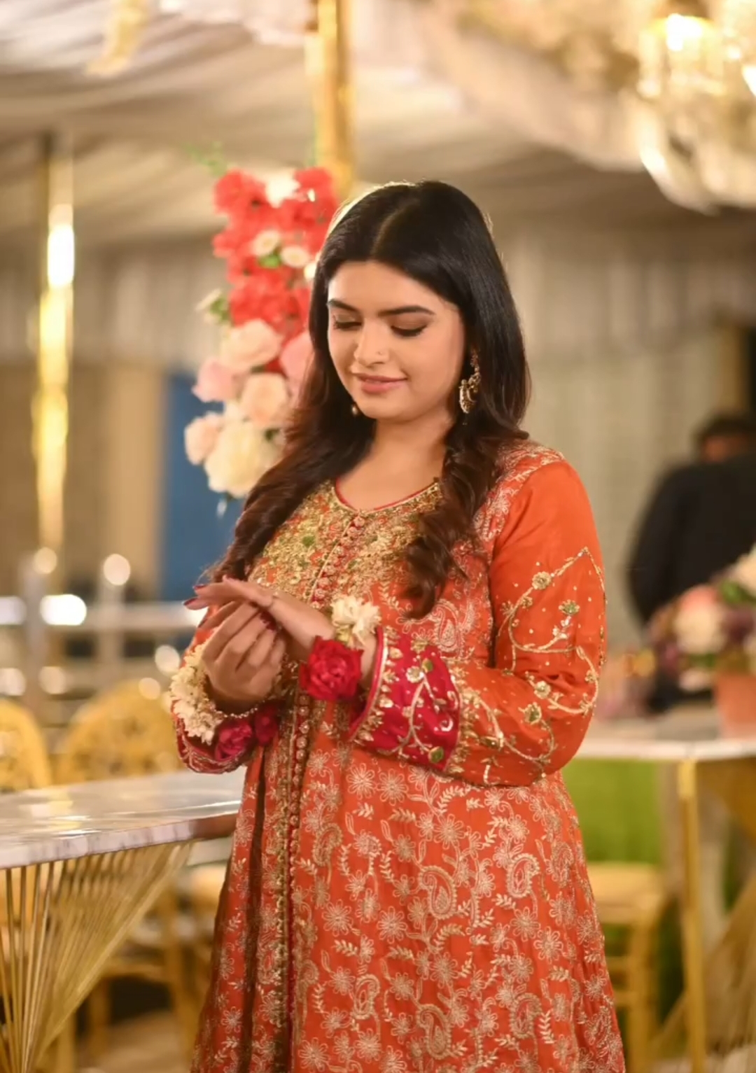 Tamkenat Mansoor Takes a Dig at Saba Faisal in Her Latest Video ...