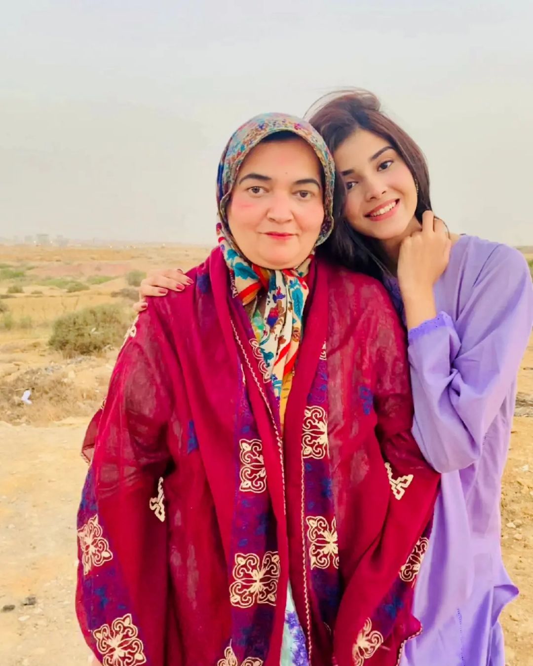 Zainab Shabbir Reveals Real Reason Behind Joining Showbiz | Reviewit.pk