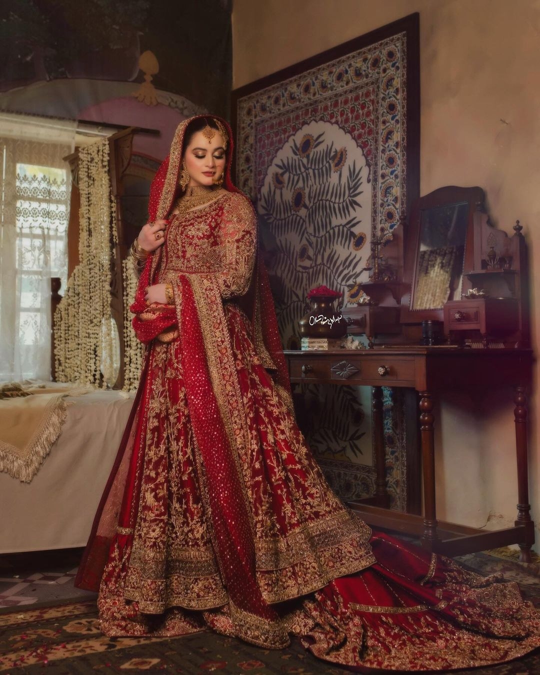 Aiman Khan's Latest Bridal Video shoot | Reviewit.pk