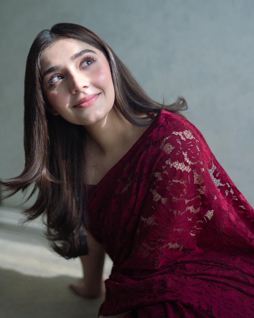 Durefishan Saleem and Her Younger Sister's Adorable Pictures | Reviewit.pk