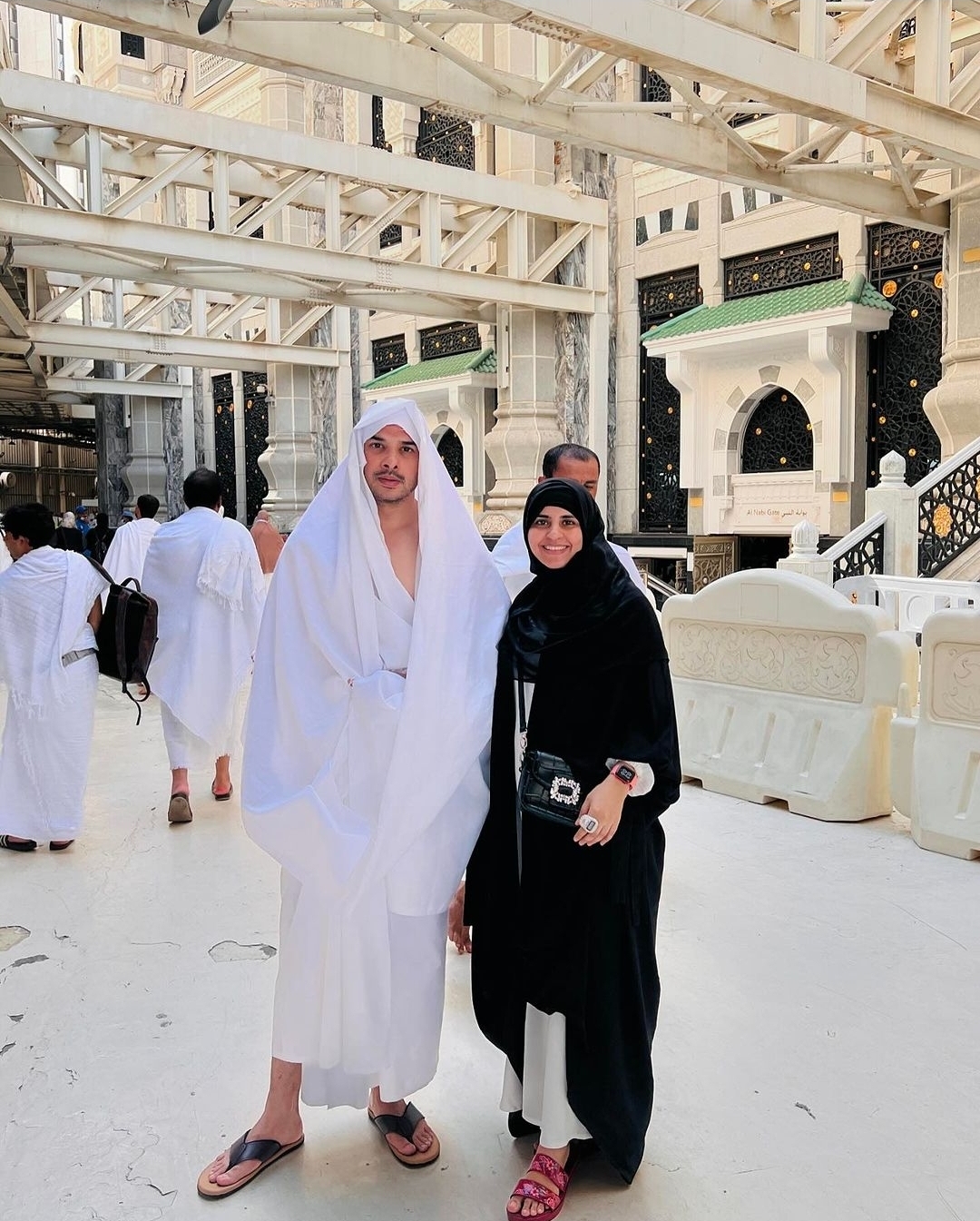 Fatima Effendi and Kanwar Arsalan Umrah Pictures | Reviewit.pk