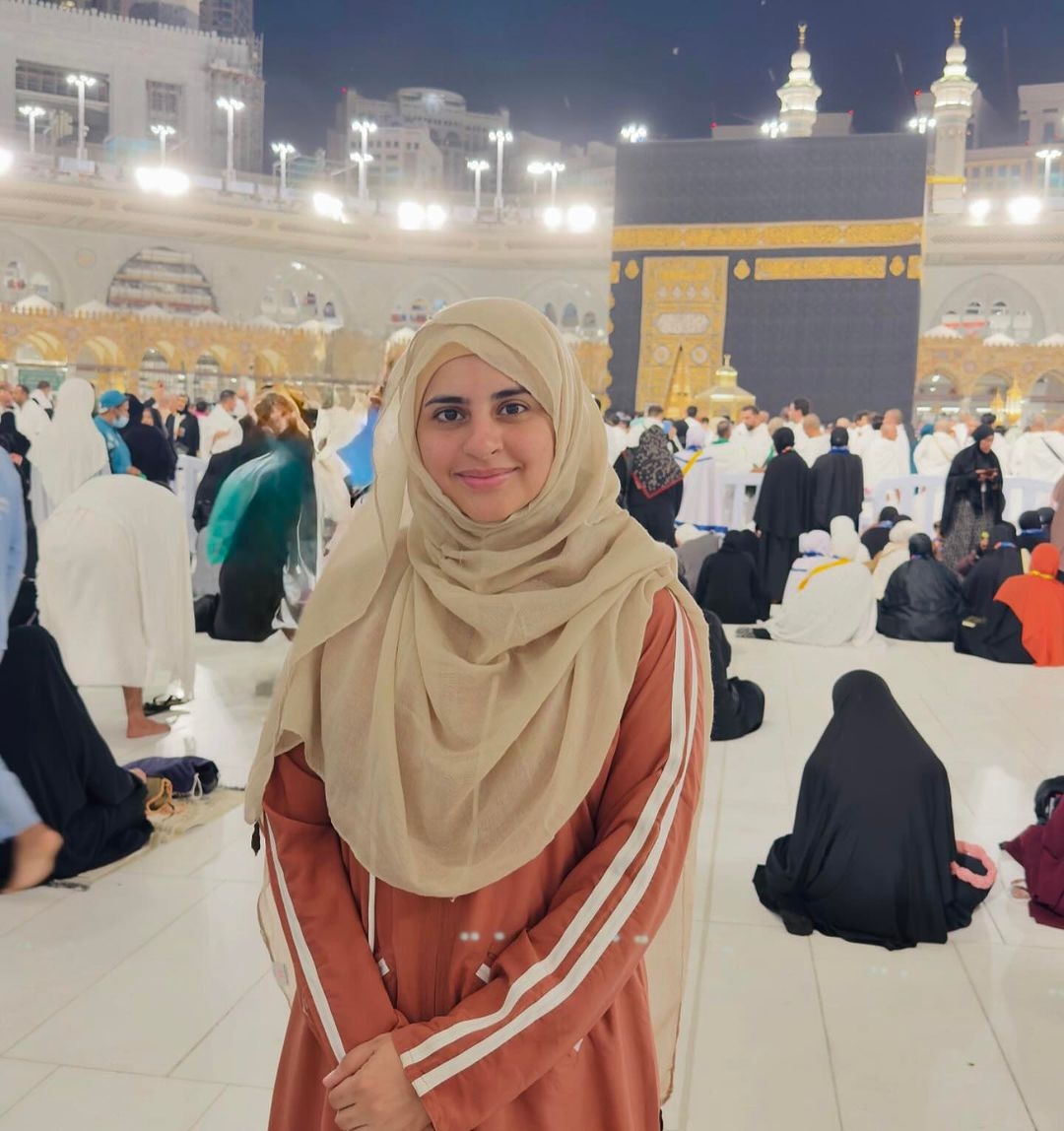 Fatima Effendi and Kanwar Arsalan Umrah Pictures | Reviewit.pk