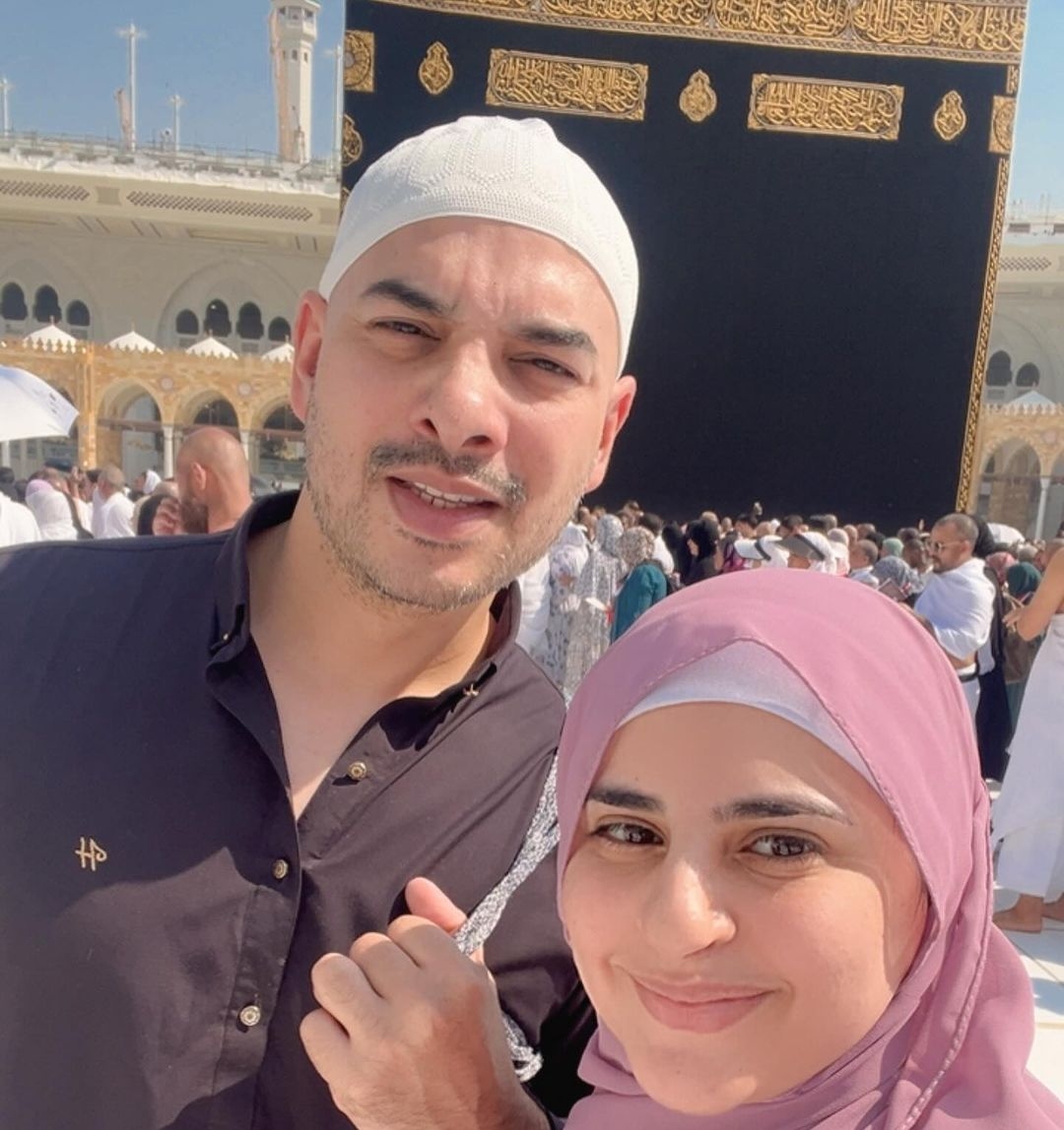 Fatima Effendi and Kanwar Arsalan Umrah Pictures | Reviewit.pk