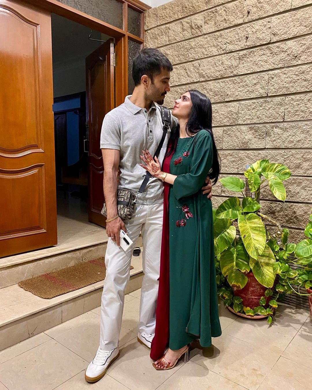 Feroze Khan's Latest Family Pictures | Reviewit.pk