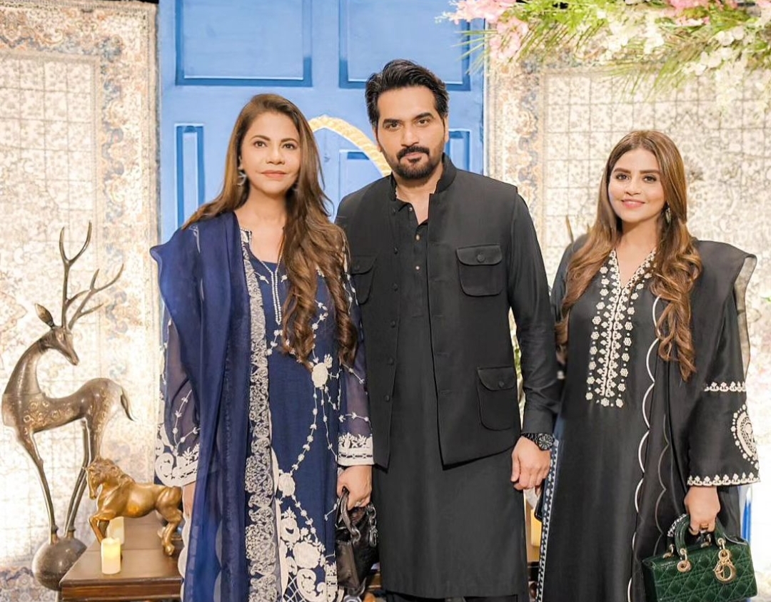 Humayun Saeed's Recent Family Pictures from UK | Reviewit.pk