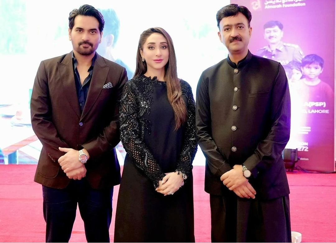 Humayun Saeed's Recent Family Pictures from UK | Reviewit.pk