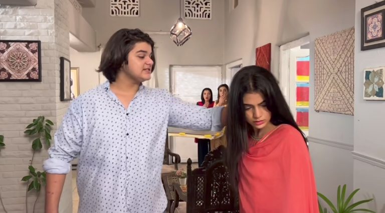Drama Serial Kaffara BTS Pictures | Reviewit.pk