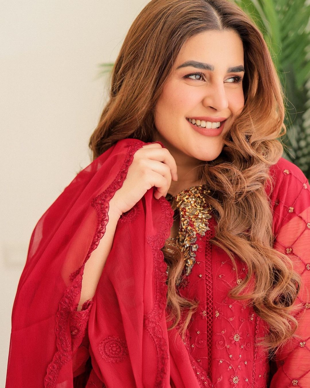 Kubra Khan Upcoming Drama Details | Reviewit.pk