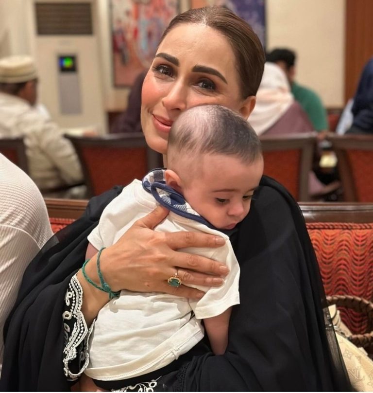 Reema Khan's Adorable New Pictures with Husband & Friends | Reviewit.pk