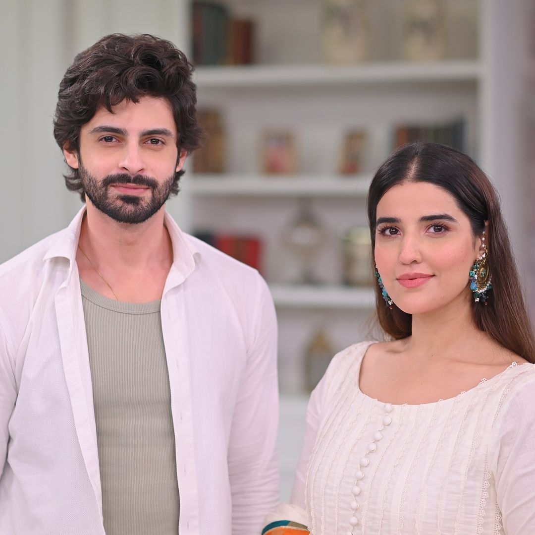 Bismil Fame Saad Qureshi Real Life Pictures | Reviewit.pk