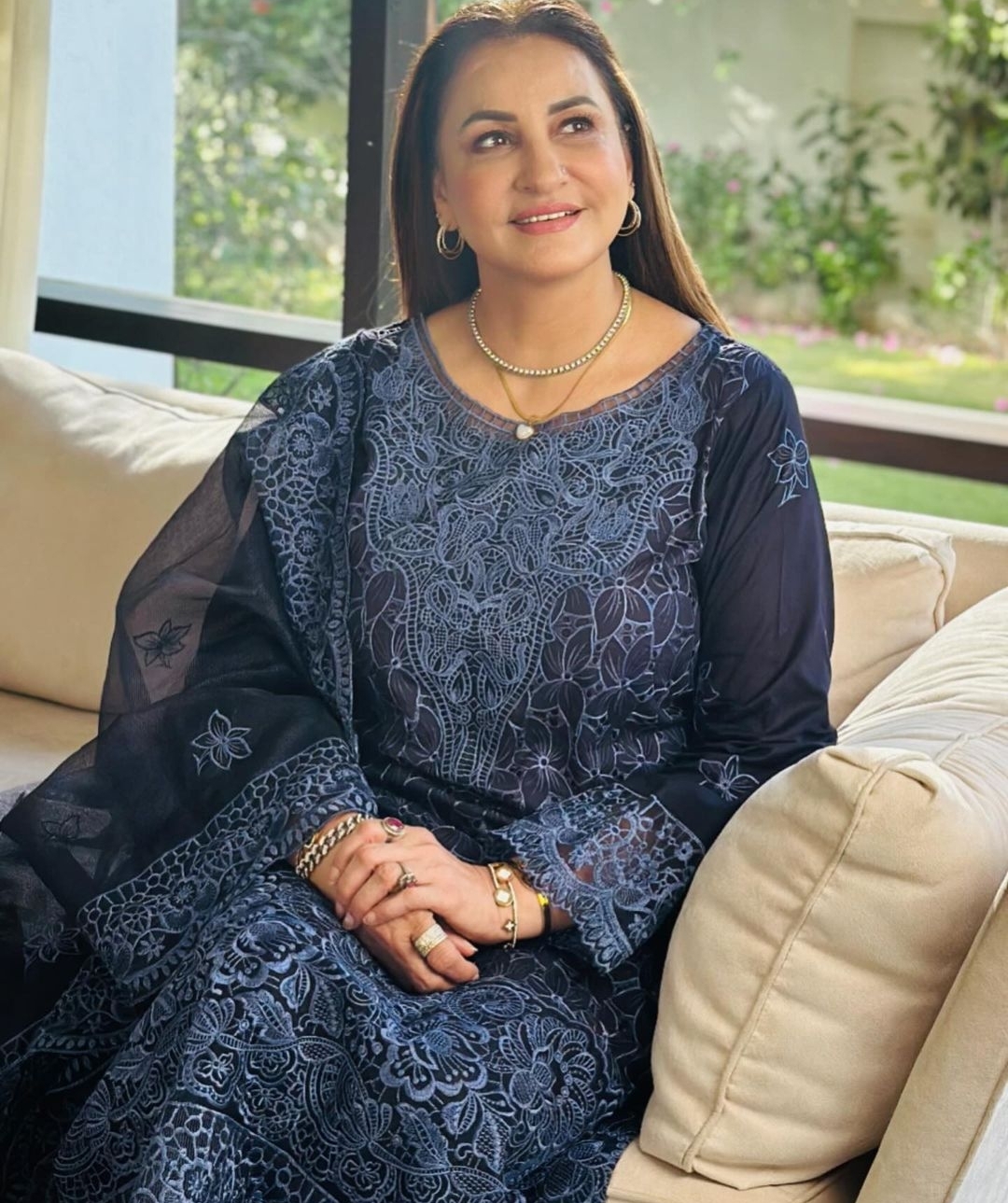 Saba Faisal Criticizes Educated Families | Reviewit.pk