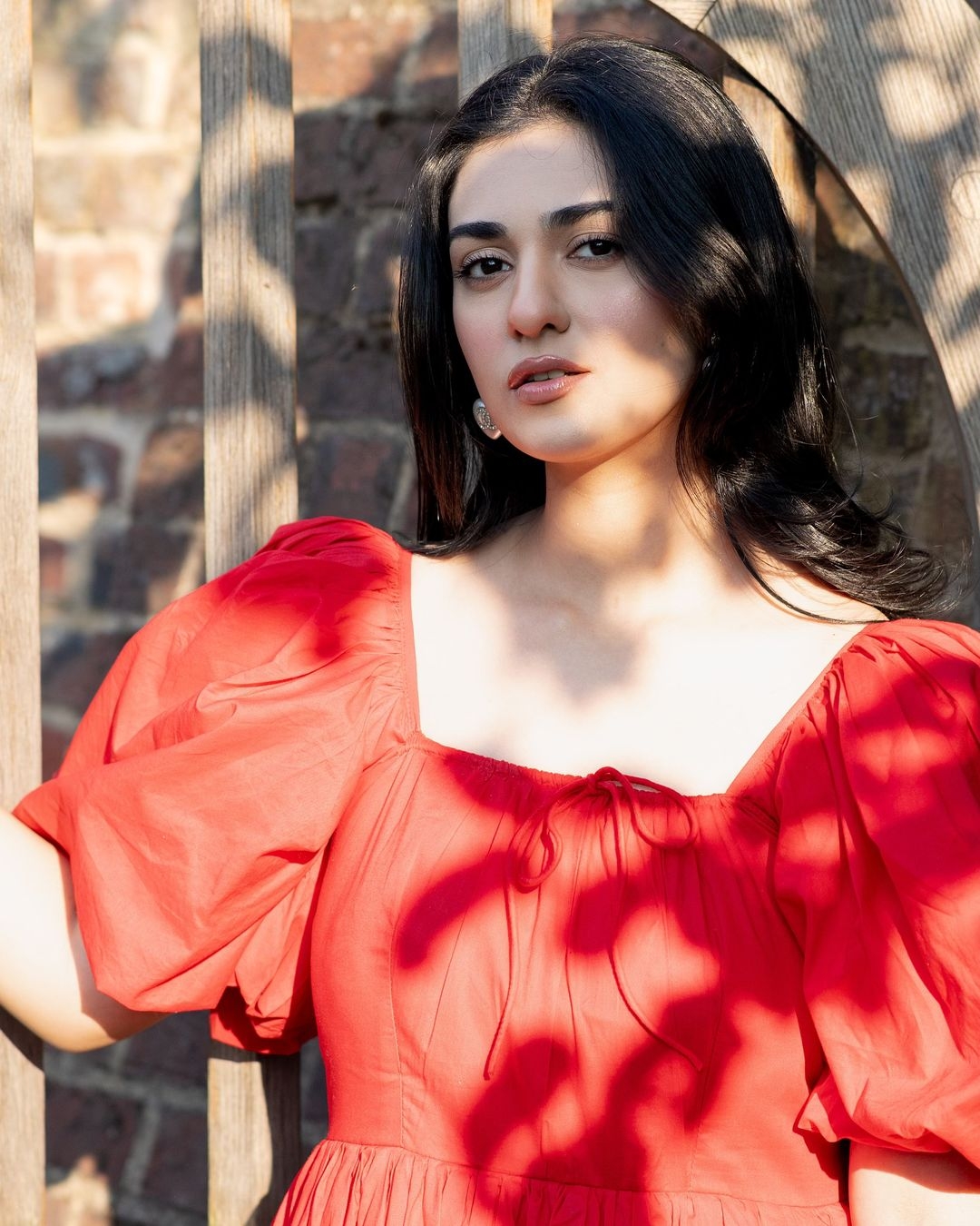 Falak Shabbir Wishes 4th Wedding Anniversary to Wife Sarah Khan ...