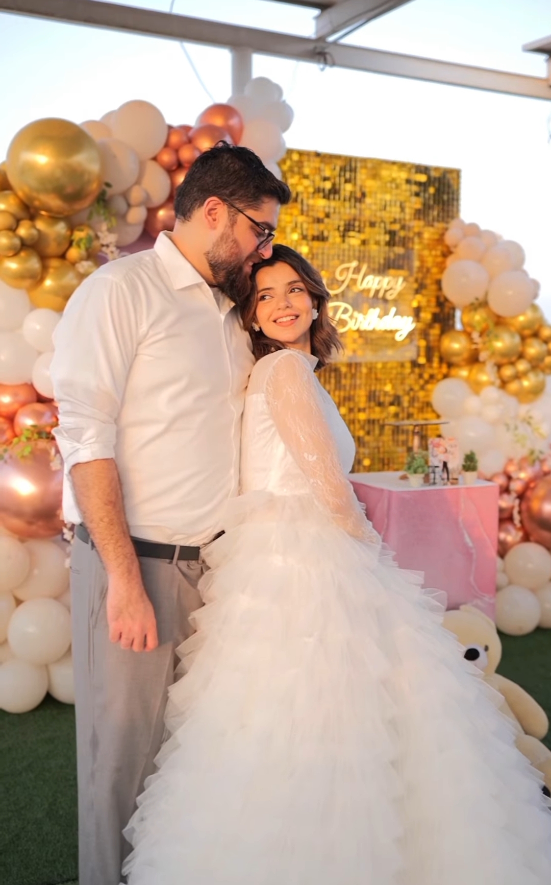 Srha Asghar Shares Pictures & Videos from Her Birthday Celebration ...