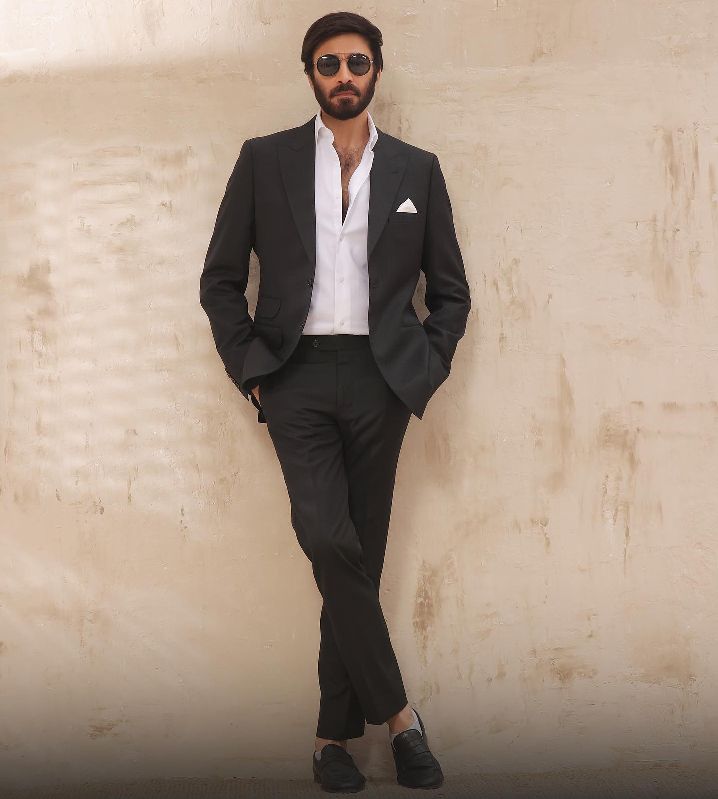 Aijaz Aslam's Mother Passes Away | Reviewit.pk