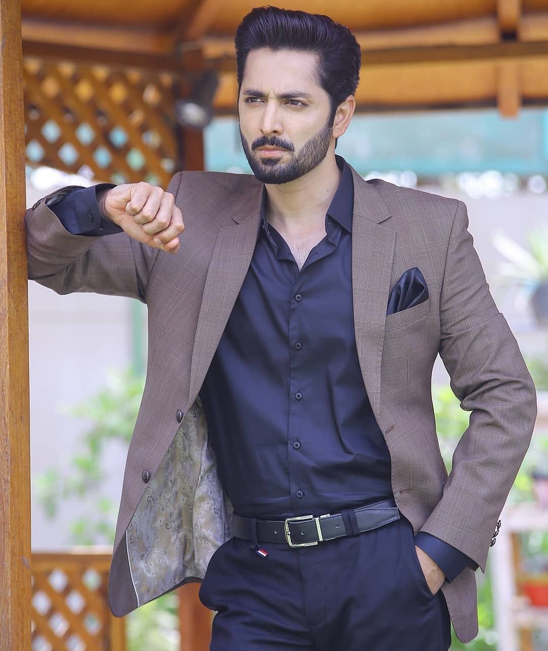 10 Pakistani Actors Who Shine as Heroes and Villains | Reviewit.pk