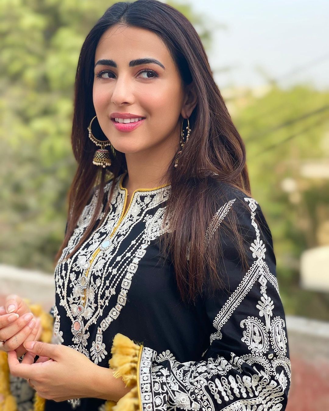 Pakistani Actresses Who Nailed Both Positive & Negative Characters ...