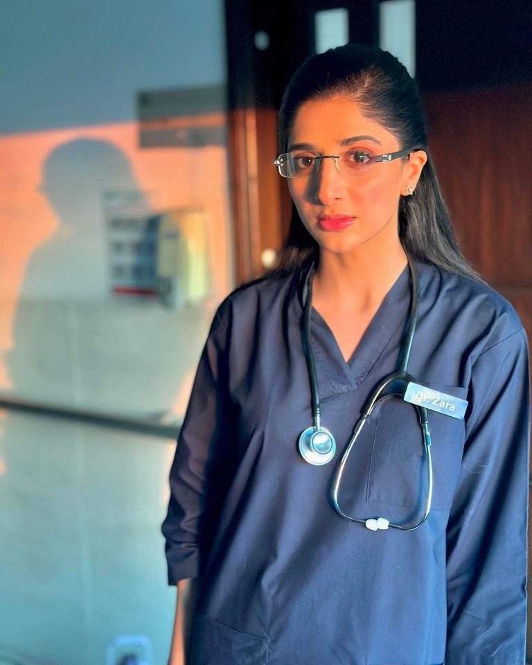 Mawra Hocane's Heartfelt Post about Jafaa Gets Love | Reviewit.pk